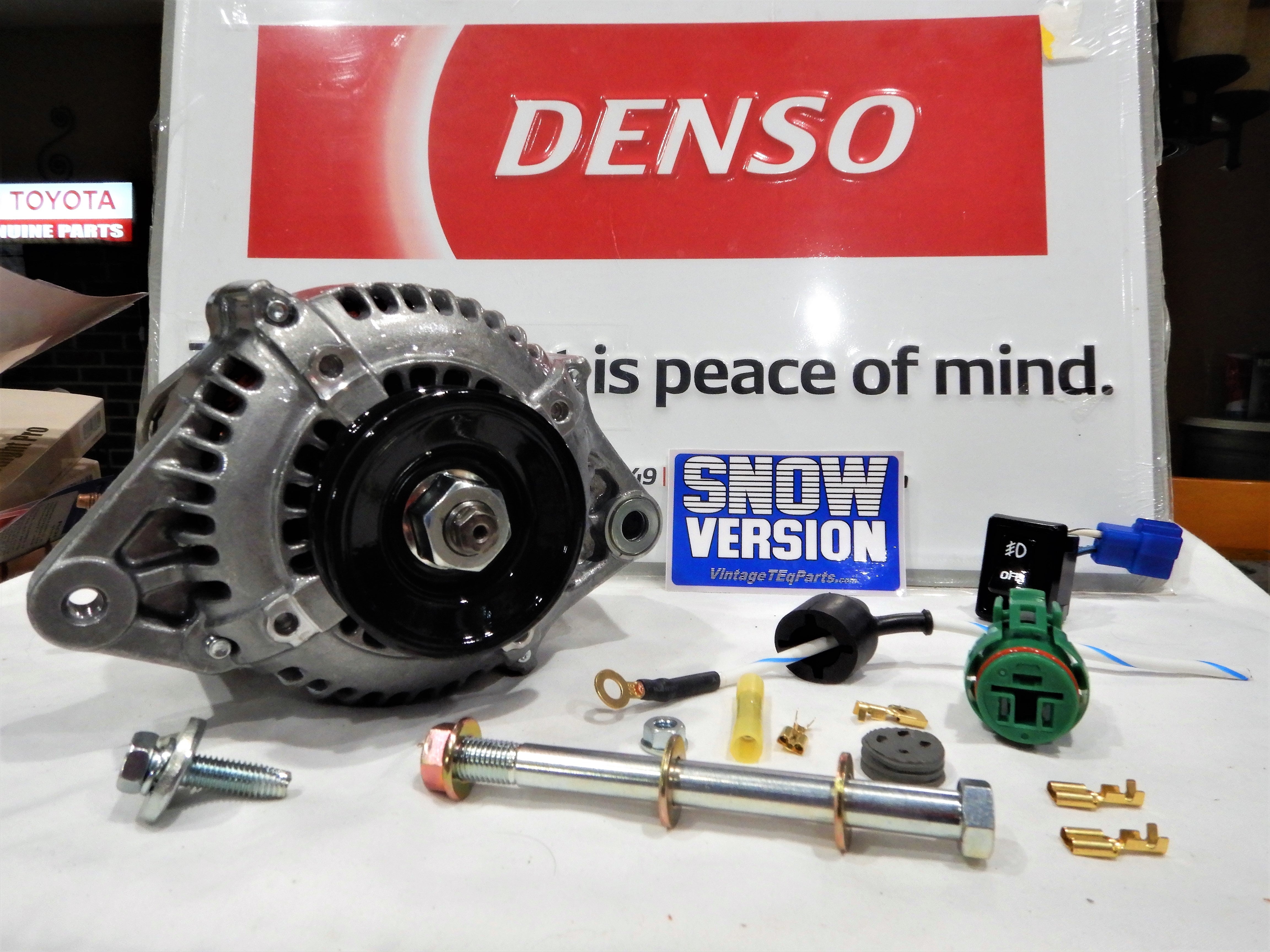 Genuine NipponDenso Alternator 70A Pickup 4Runner HILUX 22R 22RE 22R-E ...