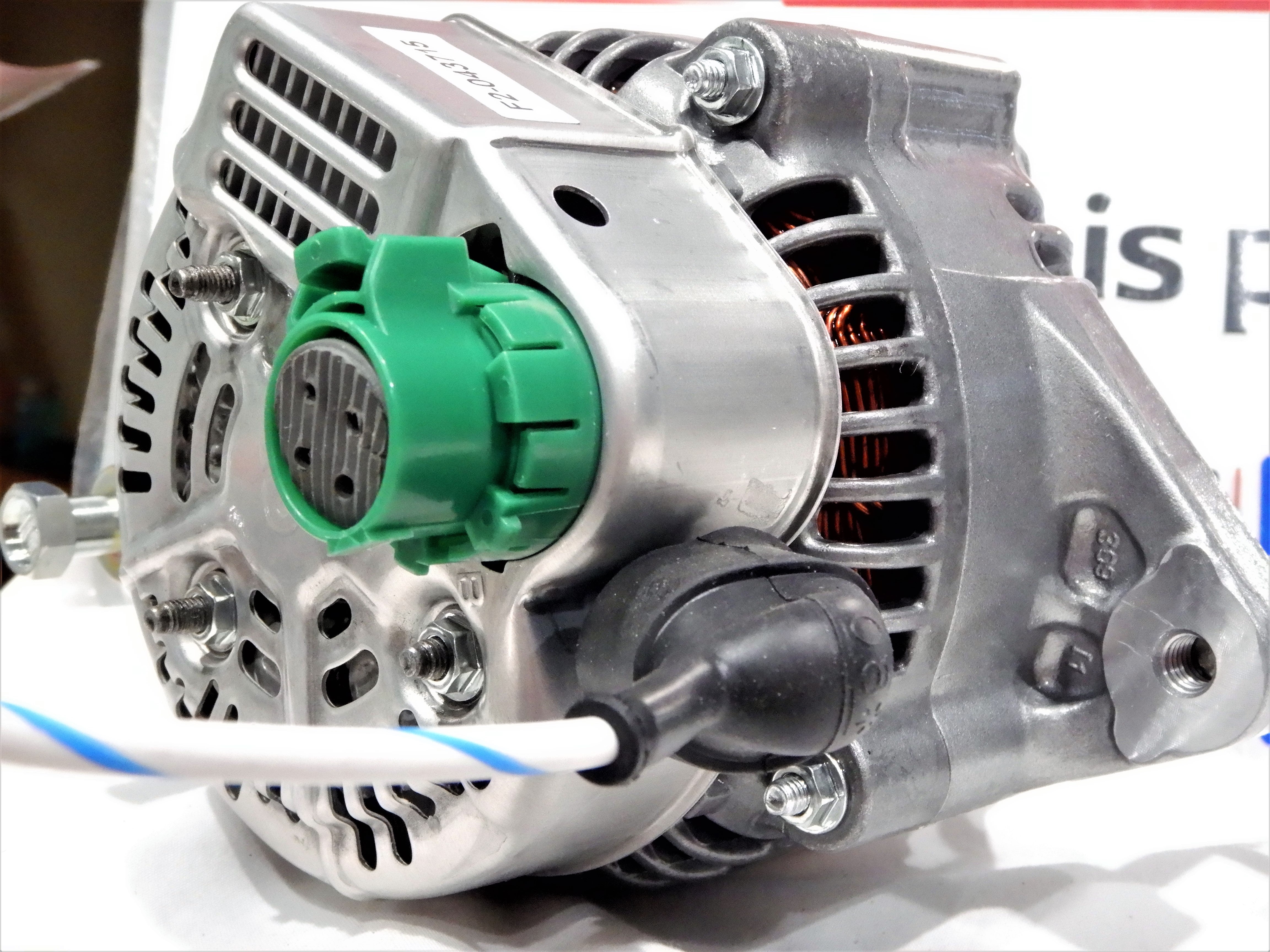 Genuine NipponDenso Alternator 70A Pickup 4Runner HILUX 22R 22RE 22R-E ...