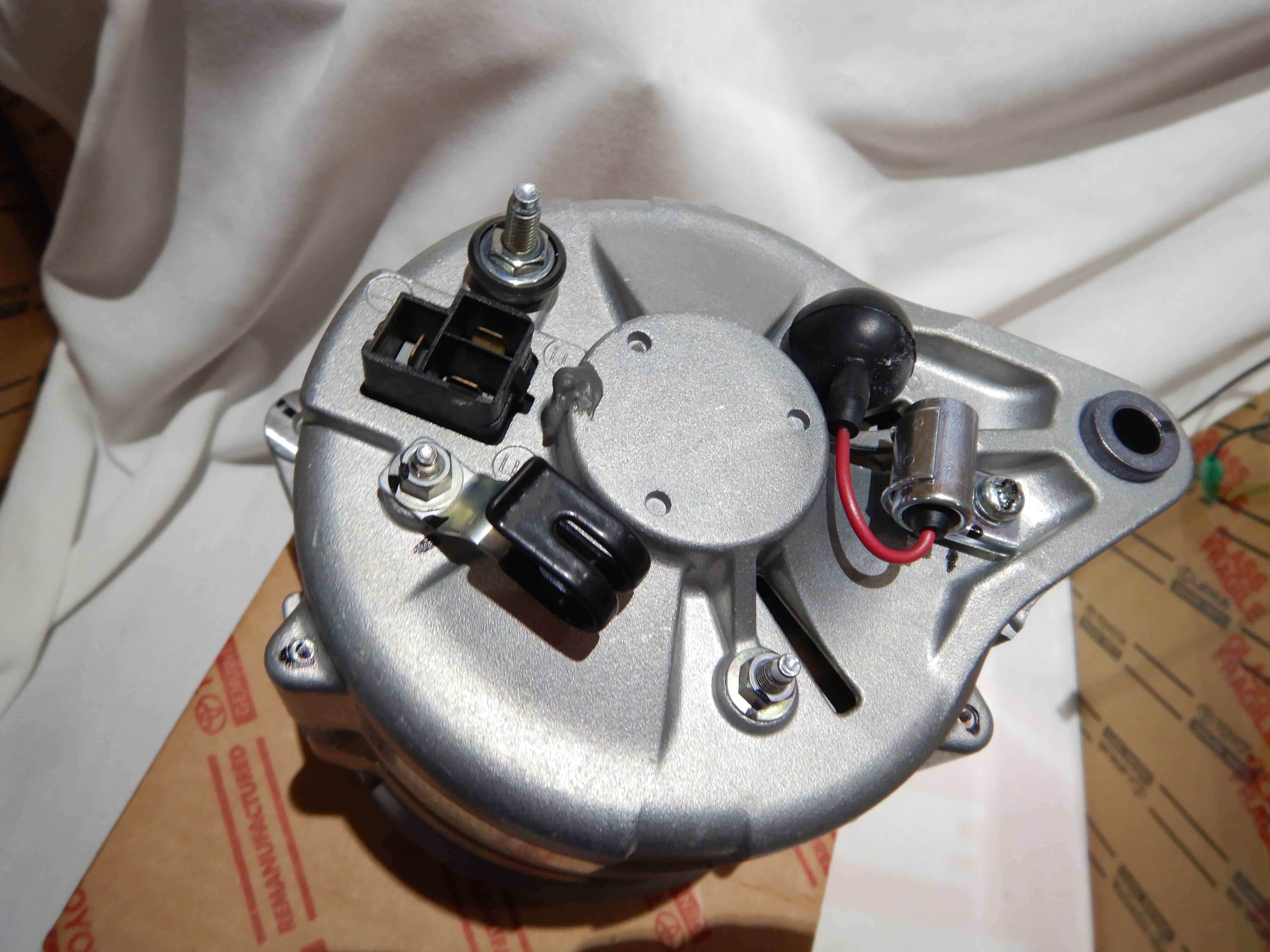 NOS OEM TOYOTA NipponDenso 4Runner Pickup Hilux Alternator 22R 22RE 27 ...