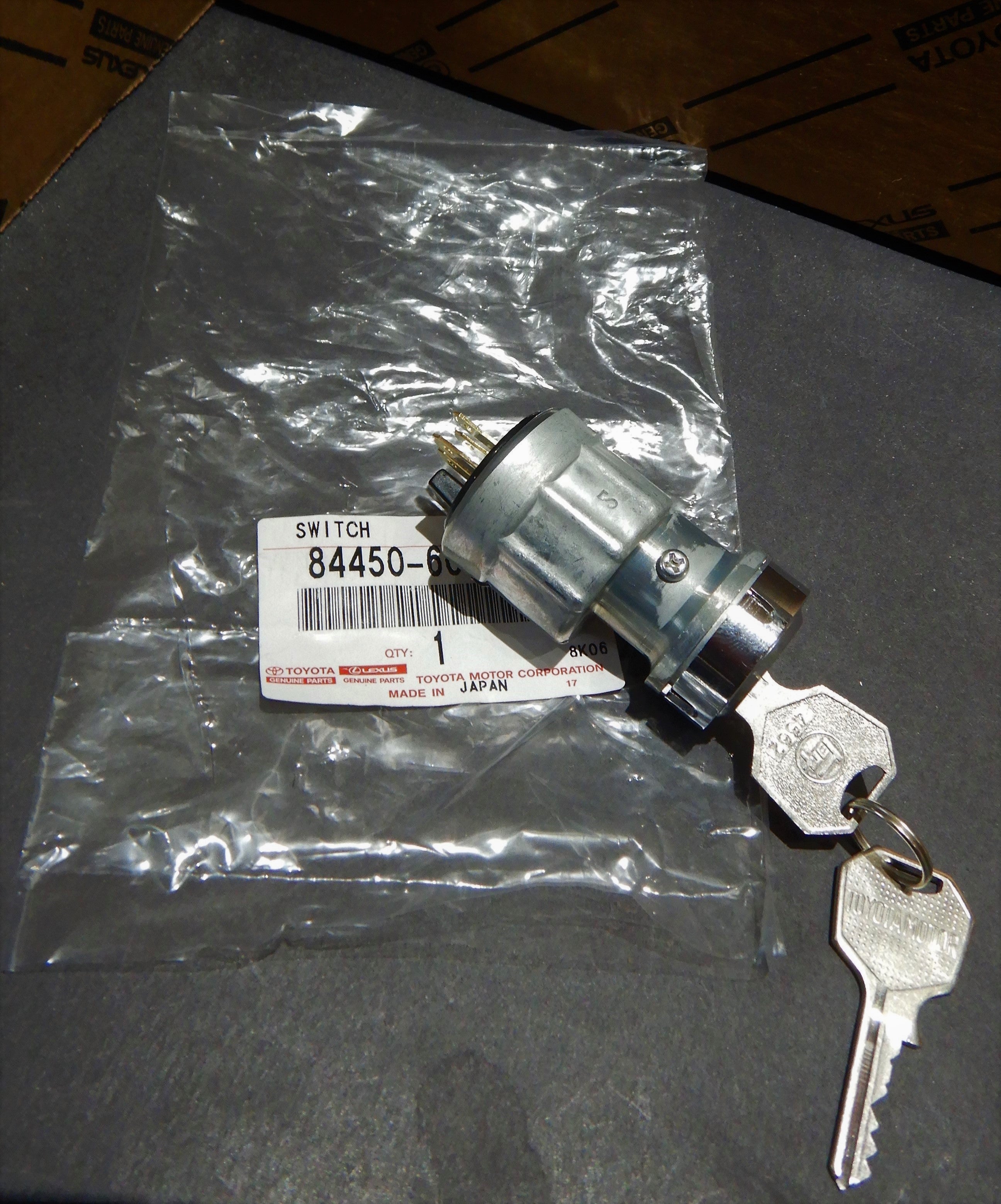 OEM TOYOTA Japan Spec. Early In-Dash Ignition Switch & Key Lock Cylind ...
